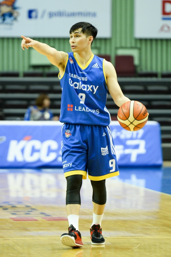 KBL 레전드 주희정, 3X3 농구 선수로 컴백…데상트와 계약