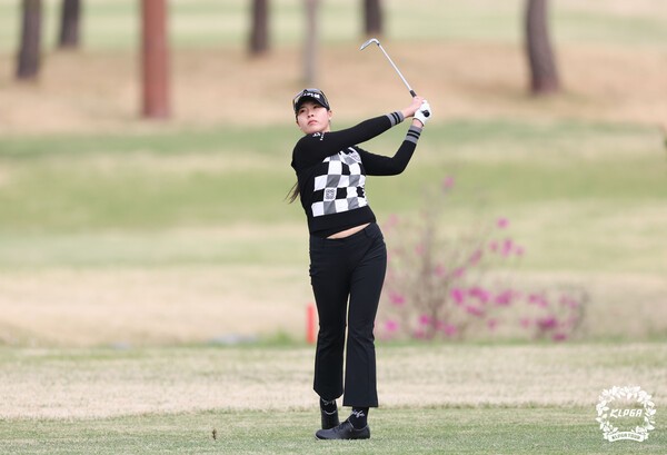 '크리스에프앤씨 제47회 KLPGA 챔피언십', 오전조 아이언샷 모음